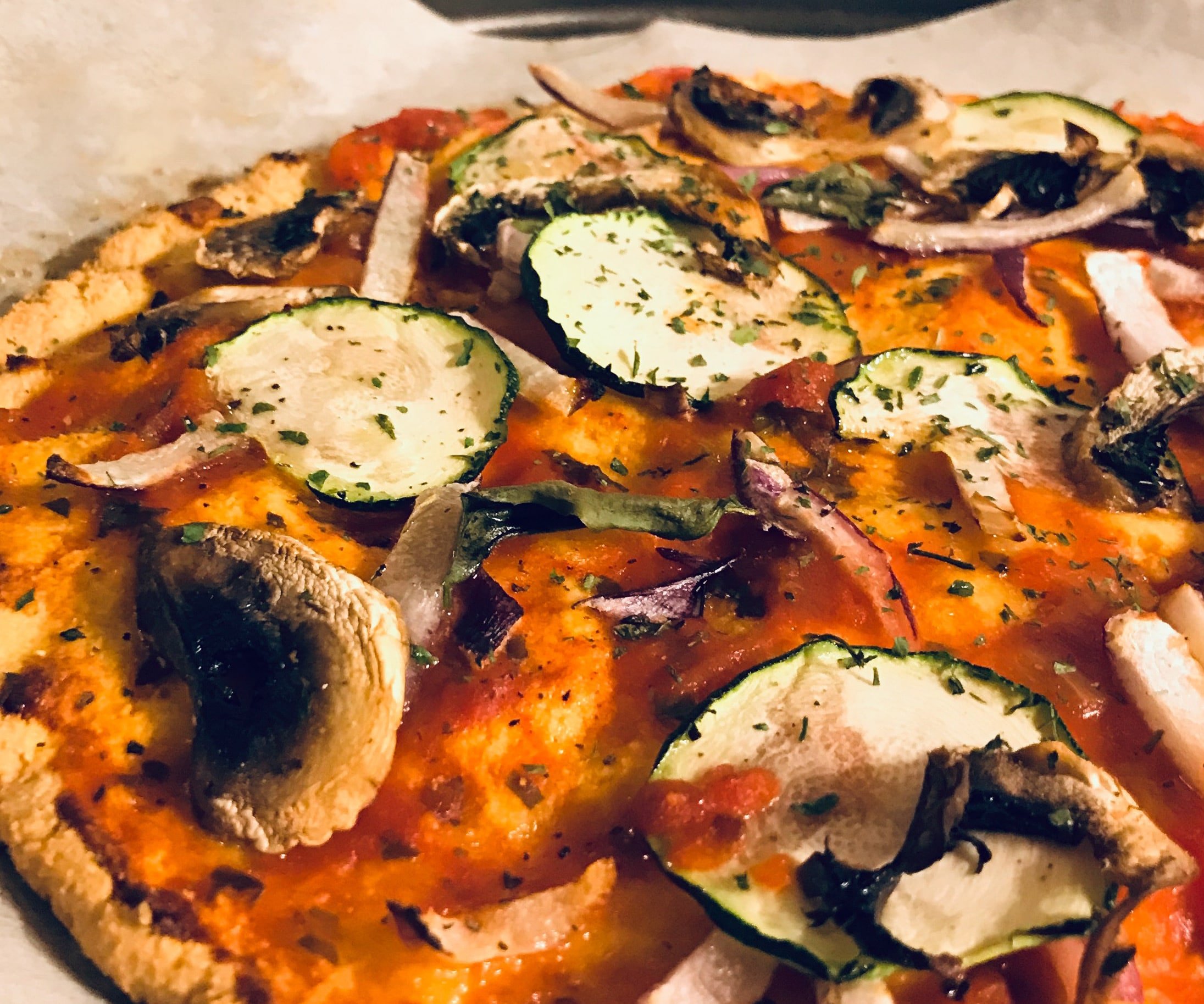 10 Minute Paleo Pizza Recipe - Skyrunning Girl - Naia